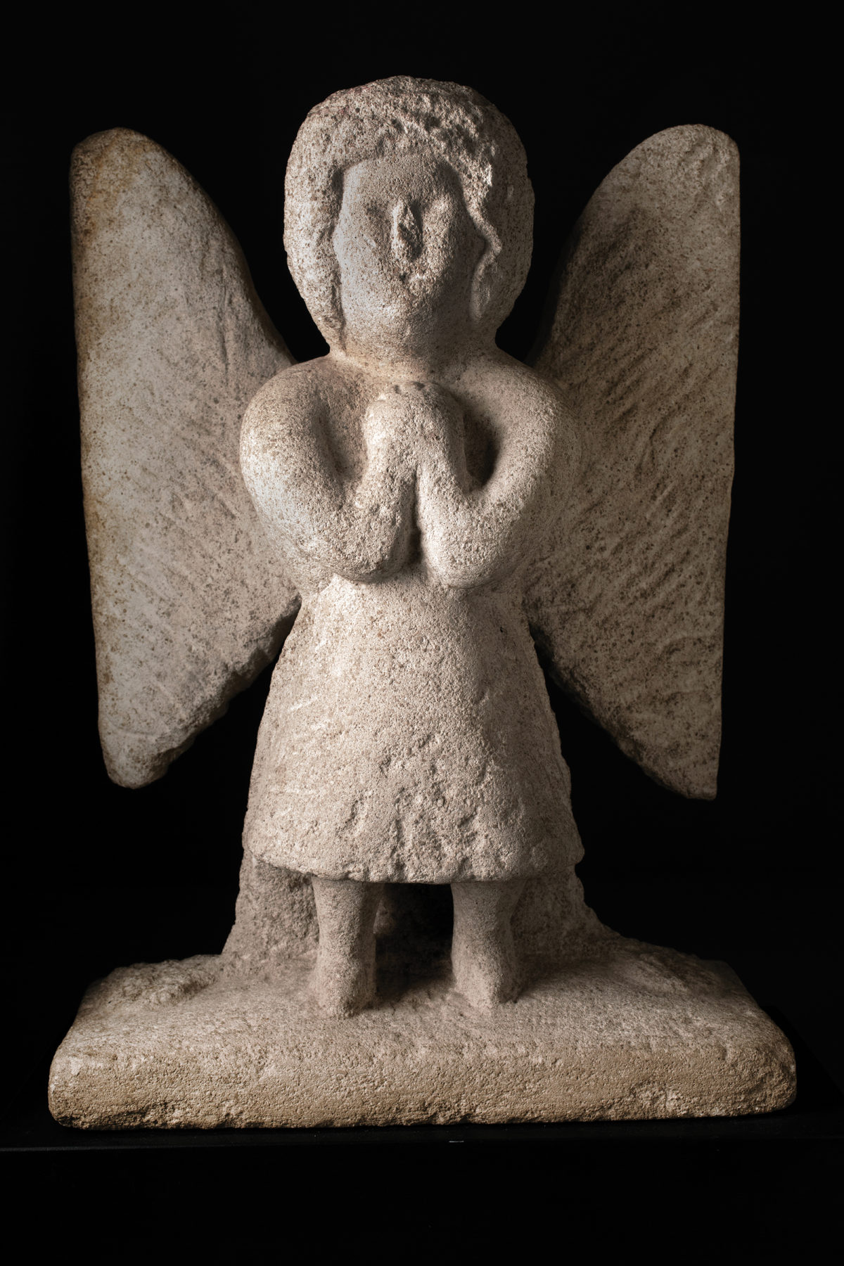 A little off-center - The Magazine Antiques