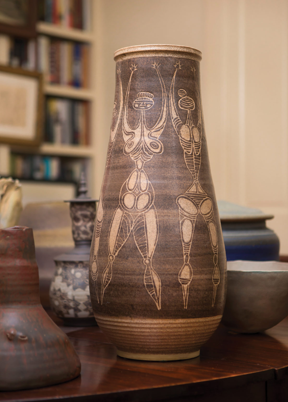 Ceramics dynamic - The Magazine Antiques