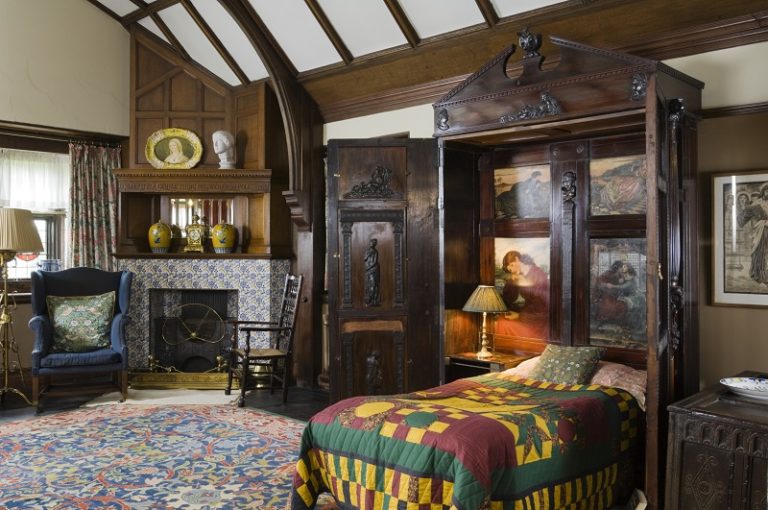 Eminent Victorian - The Magazine Antiques