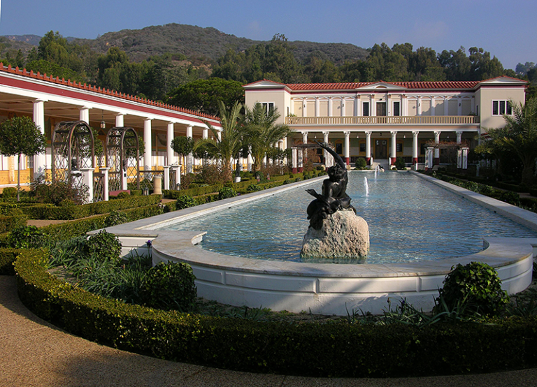 Getty_Villa_exterior_AntiquesMag_2019 - The Magazine Antiques