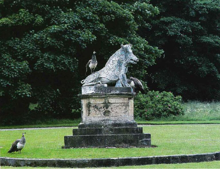Figures in a landscape: sculpture in the British garden (From our ...