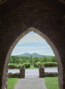 THE ONTEORA CLUB - The Magazine Antiques