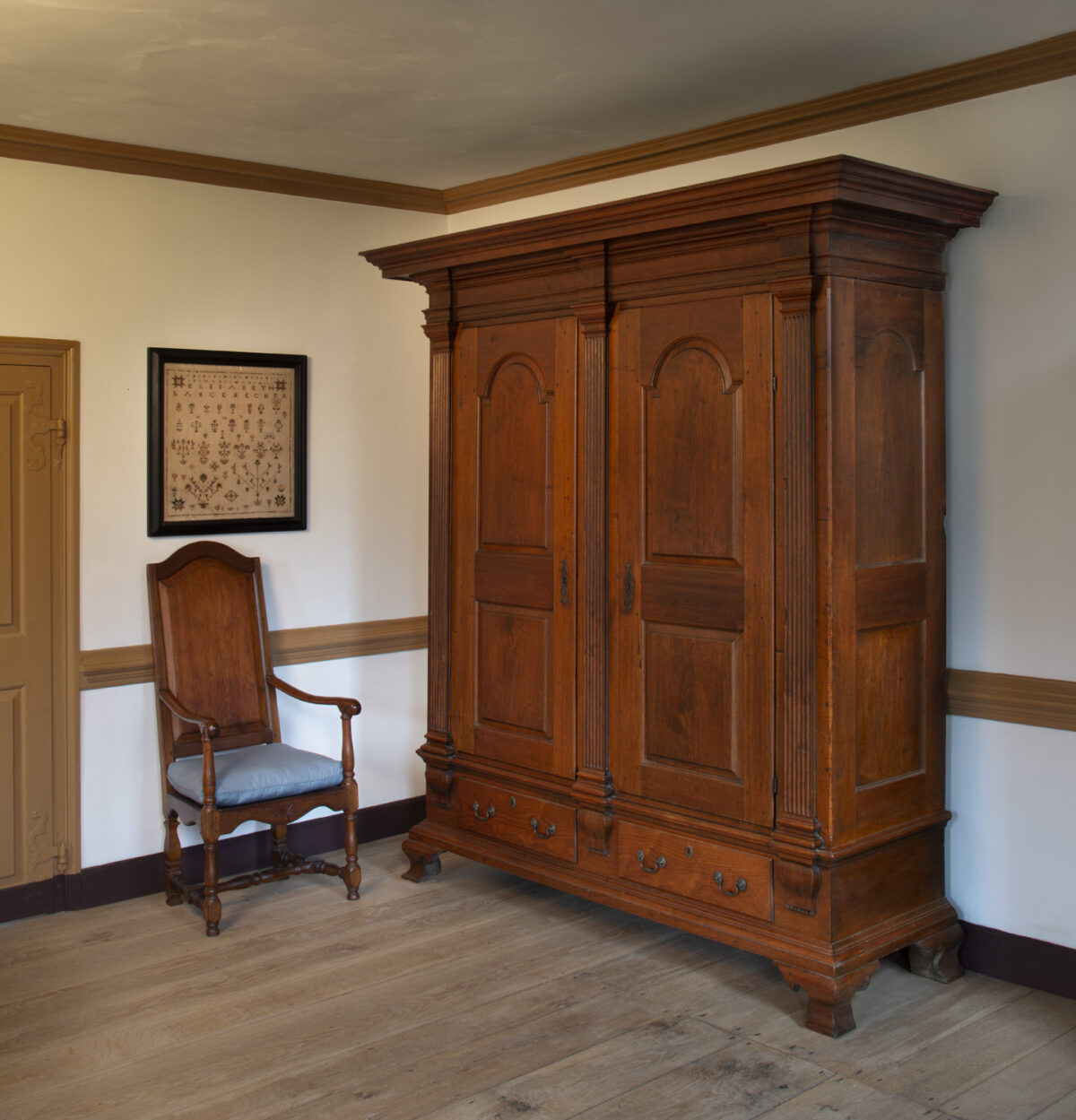 Living with antiques: A Labor of Love - The Magazine Antiques