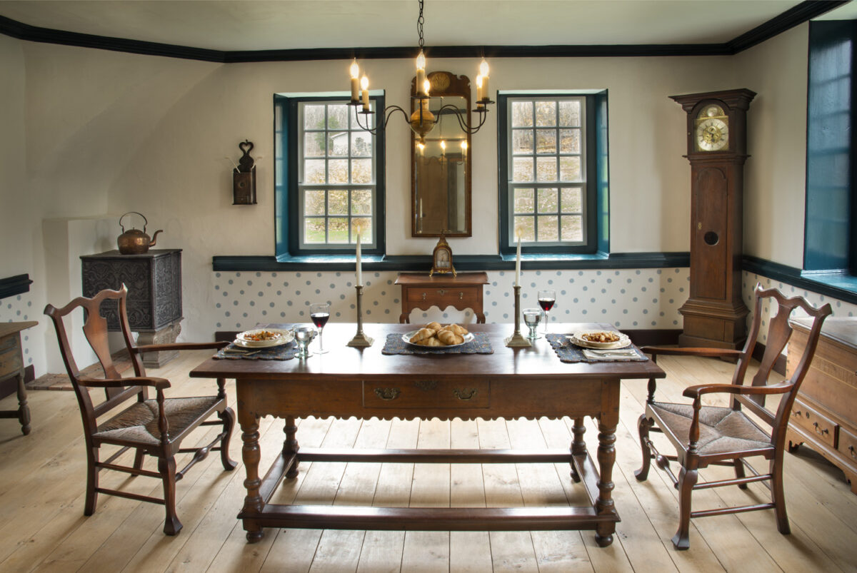 Living with antiques: A Labor of Love - The Magazine Antiques