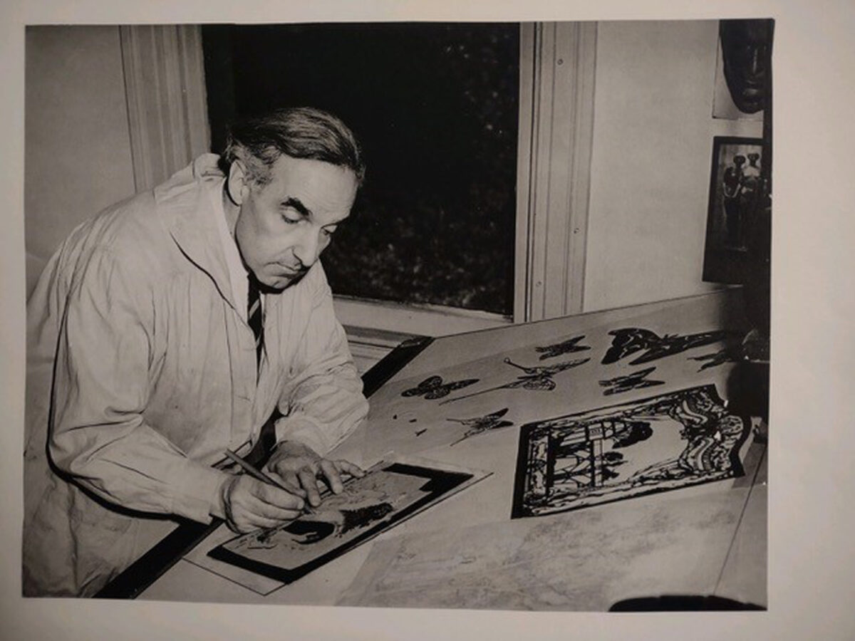 Ugo Mochi cutting silhouettes - The Magazine Antiques