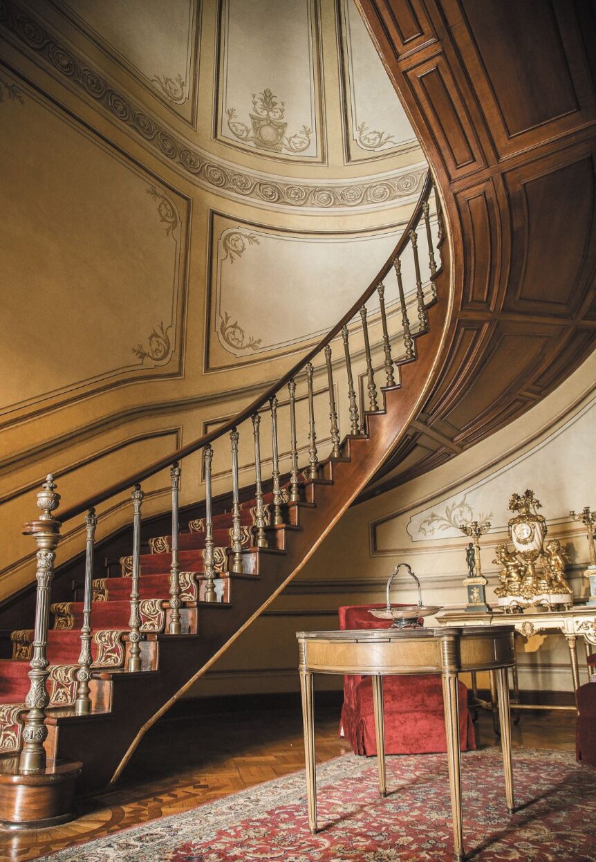 Museum visit: Chapultepec Castle in Mexico City - The Magazine Antiques