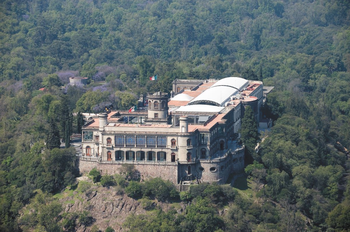 Museum visit: Chapultepec Castle in Mexico City - The Magazine Antiques