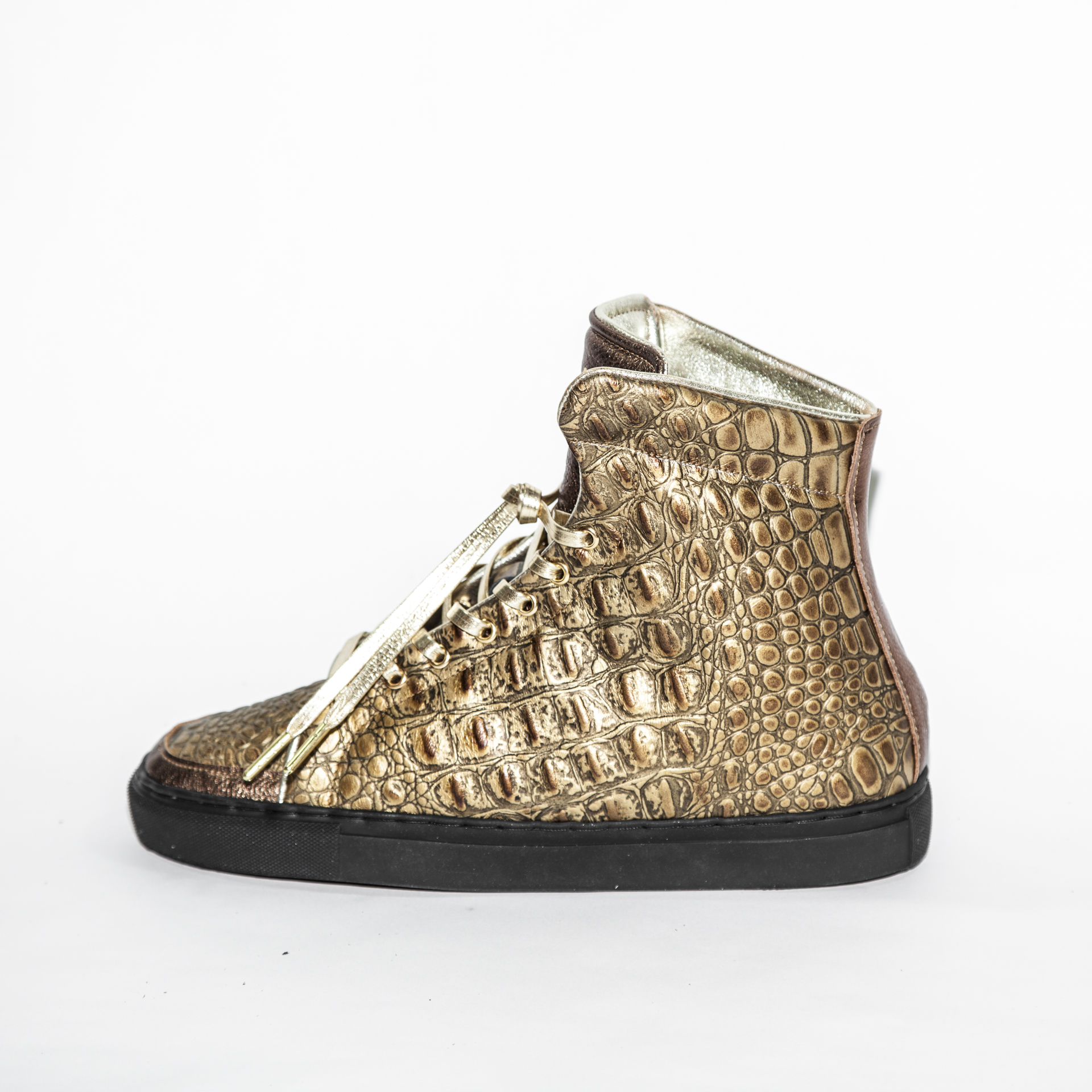 Curious Objects: Leather, with Glenn Adamson - The Magazine Antiques