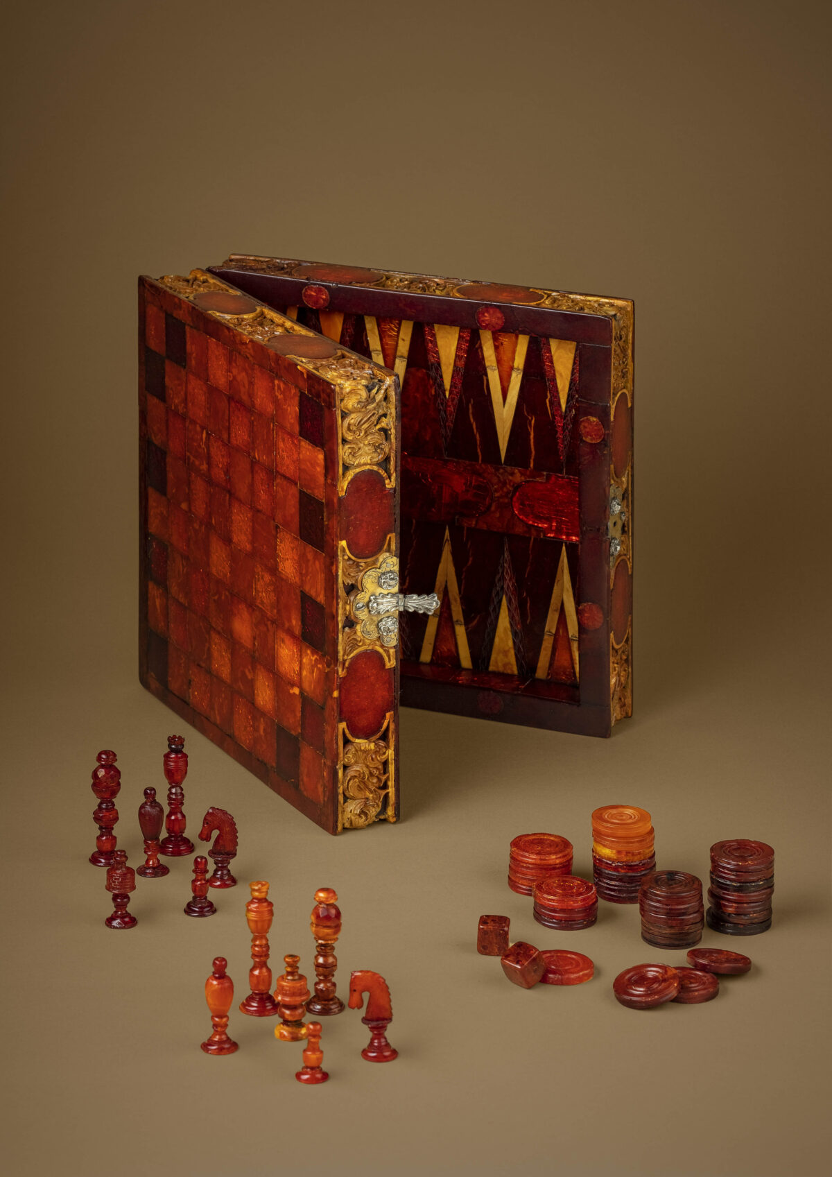 Curious Objects: All About Amber, with Laura Kugel - The Magazine Antiques