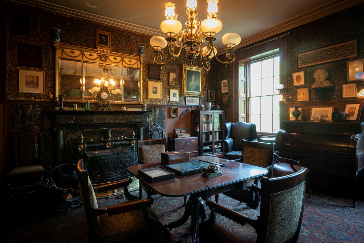 Edwin Booth’s Curtain Call - The Magazine Antiques