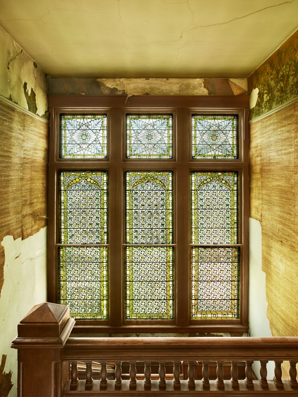 Object lesson: Bringing Stained Glass Up Close - The Magazine Antiques