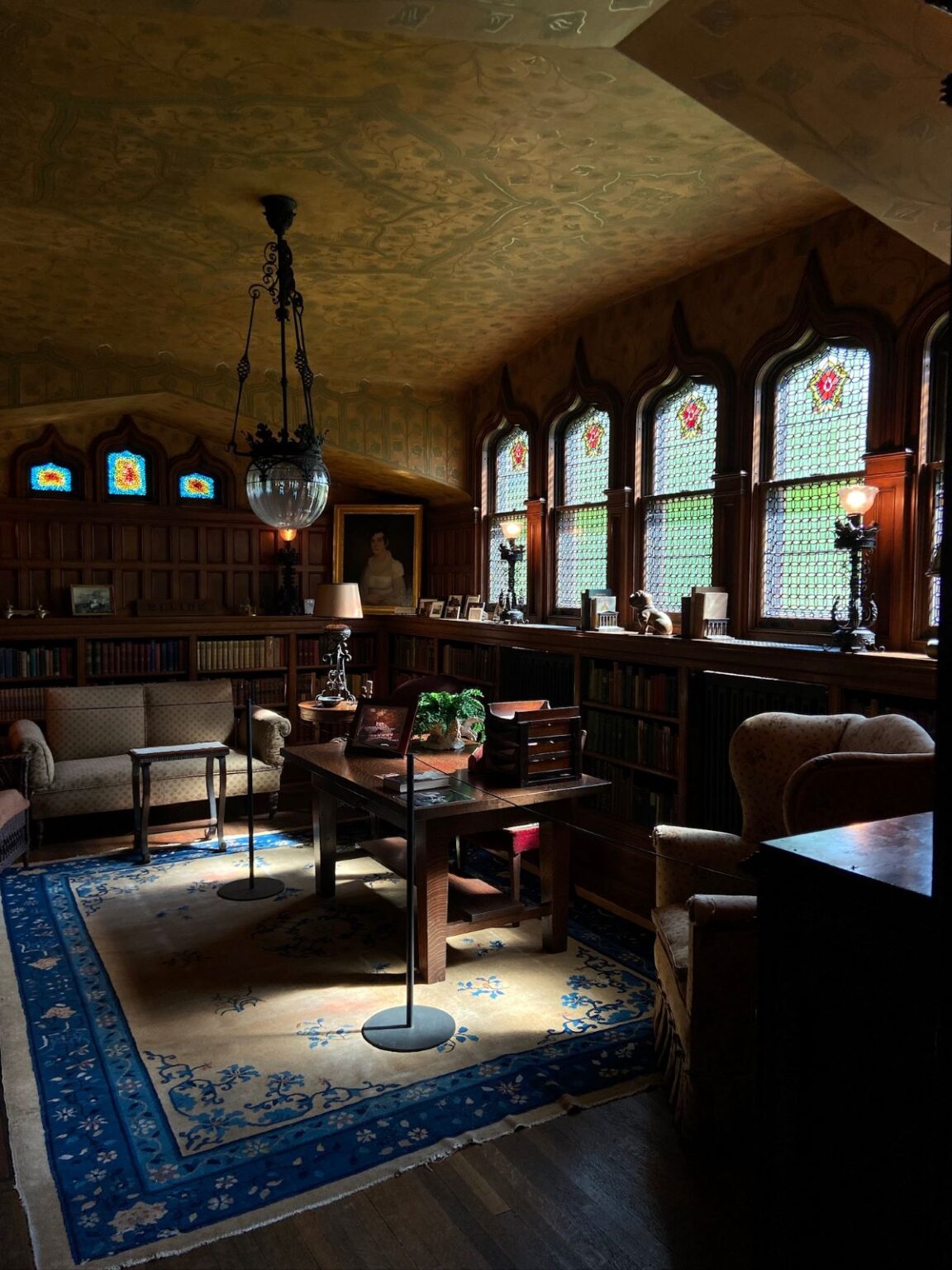 Object lesson: Bringing Stained Glass Up Close - The Magazine Antiques