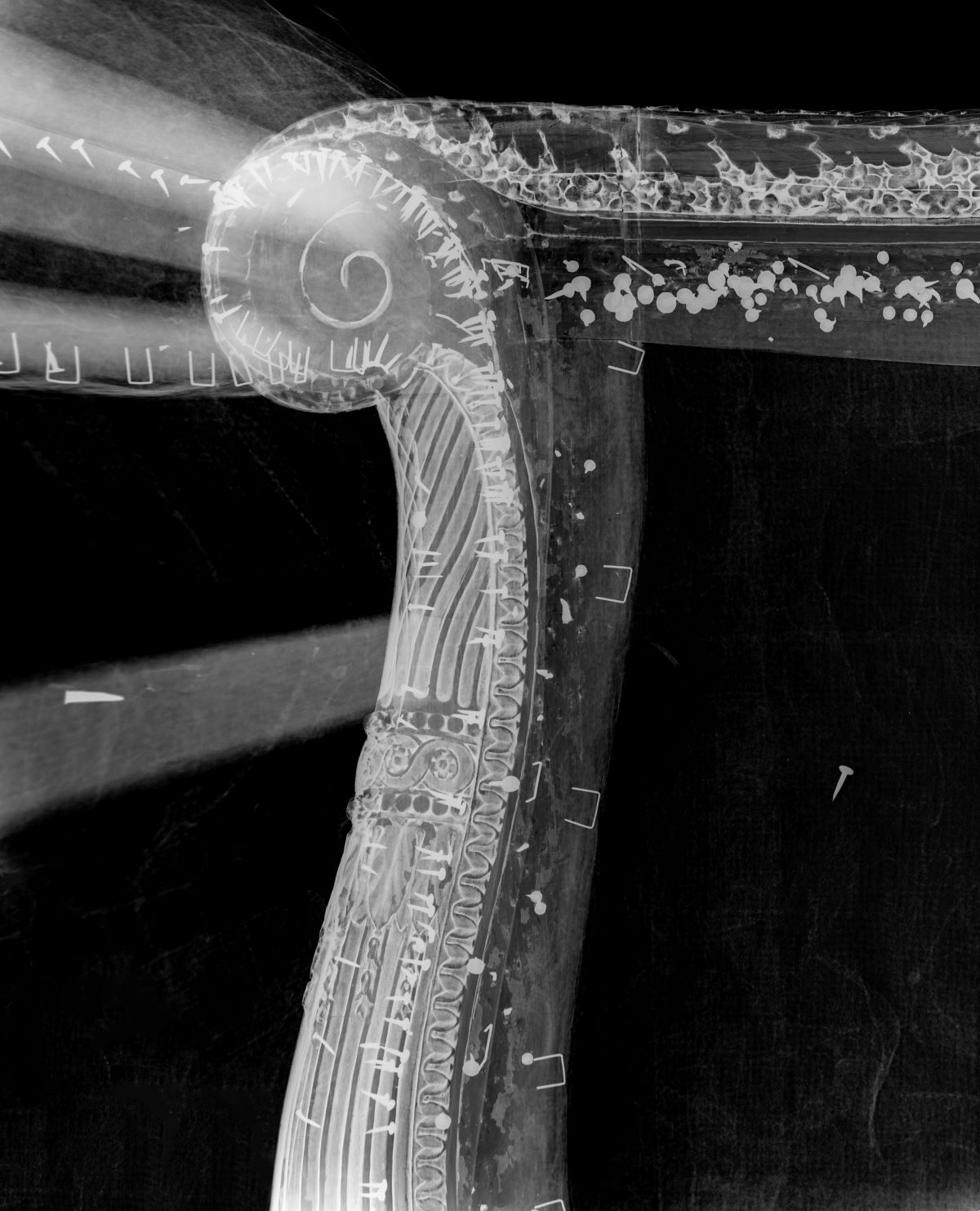 Reine Check - The Magazine Antiques